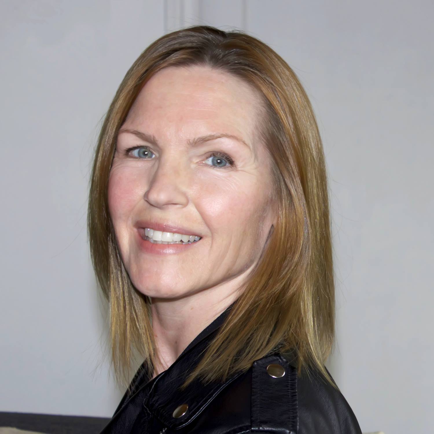 Tara Pike placed 1st with the renovation of a 1920’s waterfront cottage ...